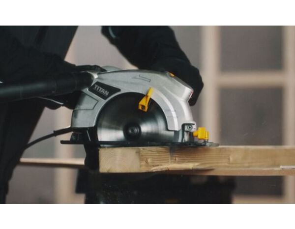 Scie circulaire 1500 W -190 mm - Brico Dépôt